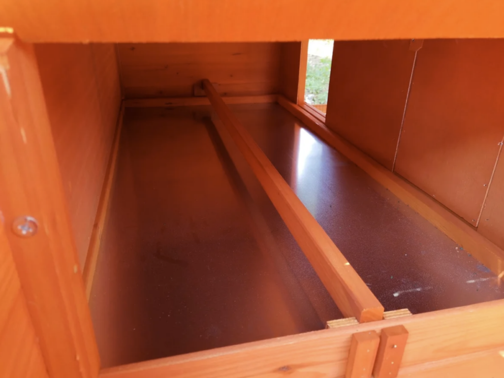 Hønsehus model Emmy med stort udløb · e-home